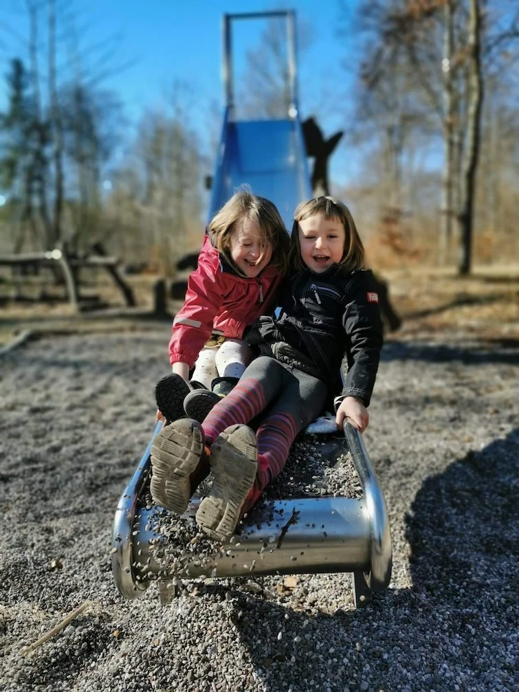 Spielen macht Kindern Lust, mehr zu lernen. Klicke hier, um mehr zu ...